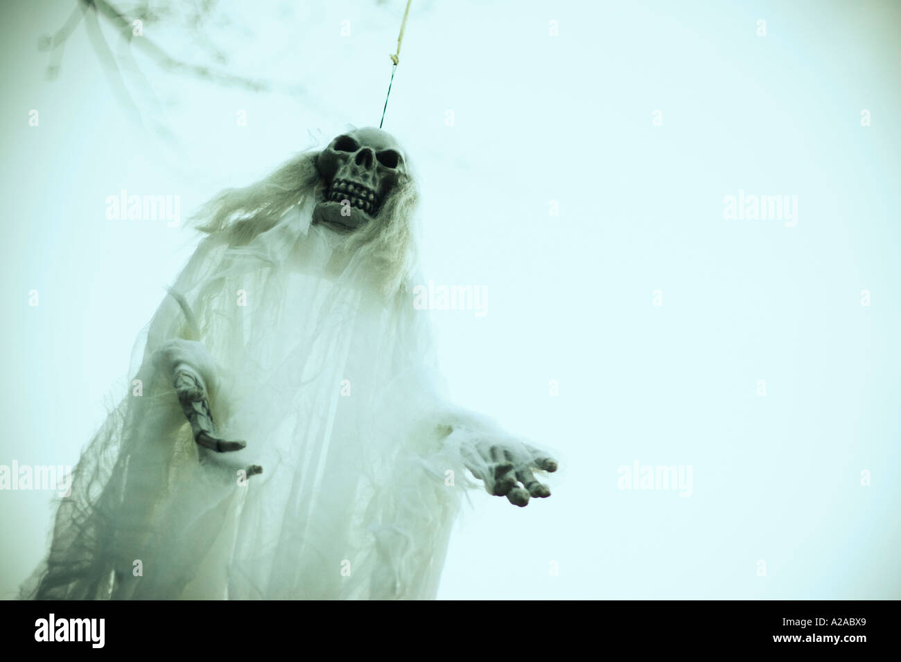 Skeleton hang rope hi-res stock photography and images - Alamy