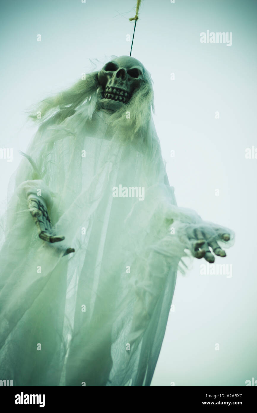 hanged halloween skeleton Stock Photo - Alamy
