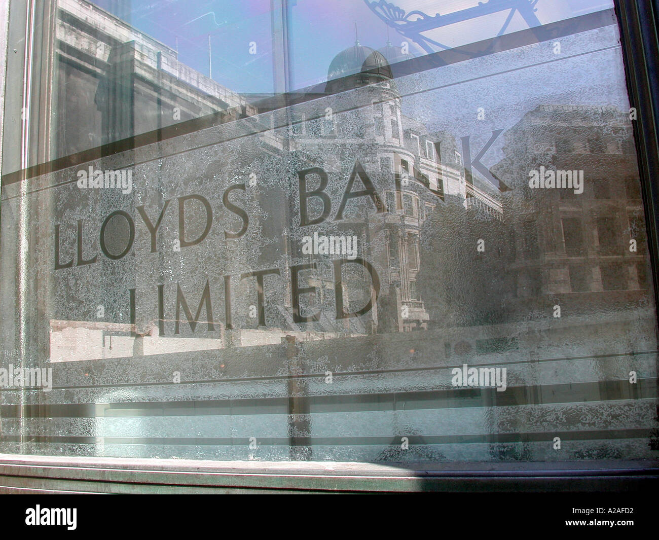 Old lloyds bank sign hi-res stock photography and images - Alamy