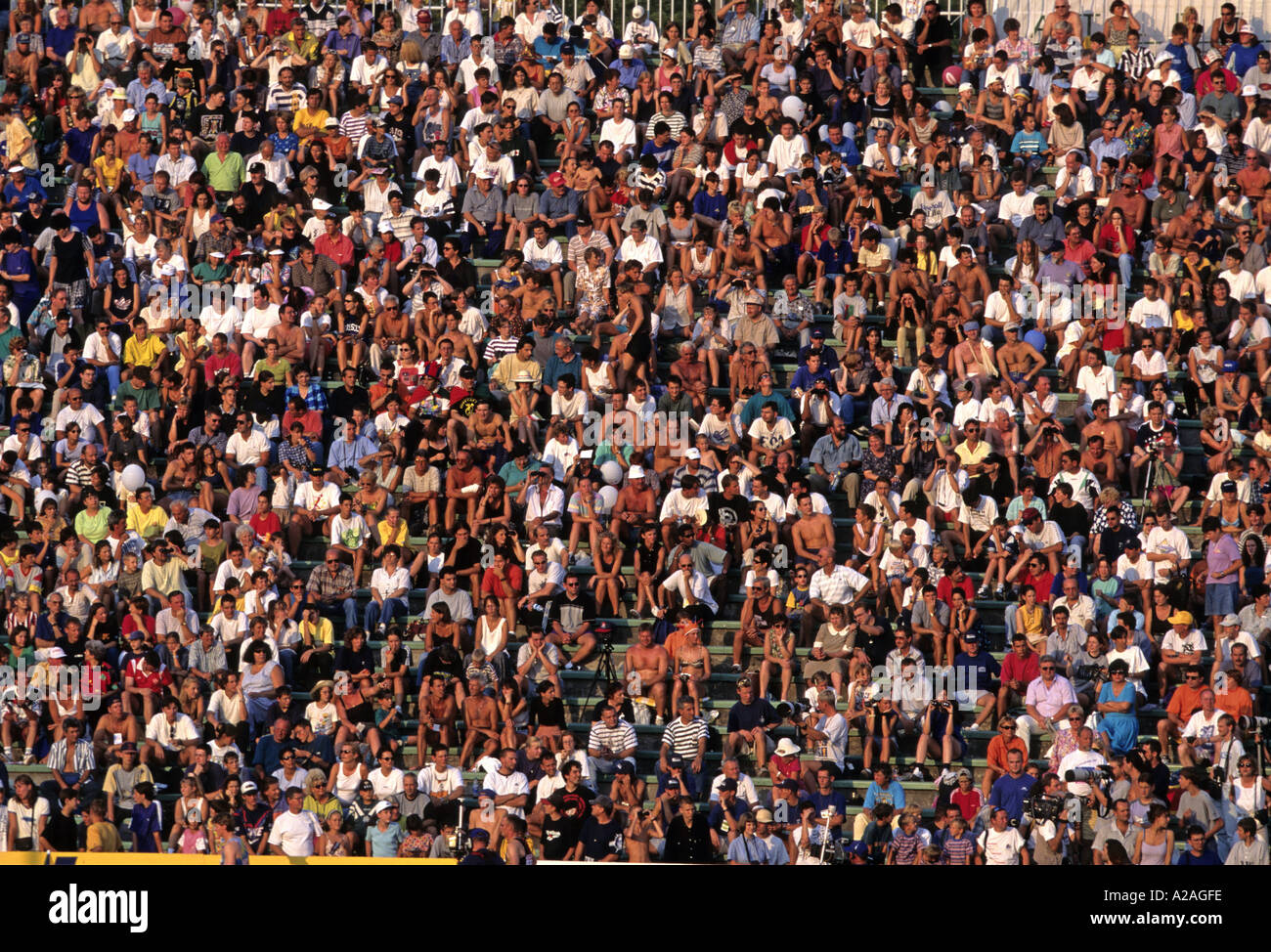 Sport athletics crowd hi-res stock photography and images - Alamy