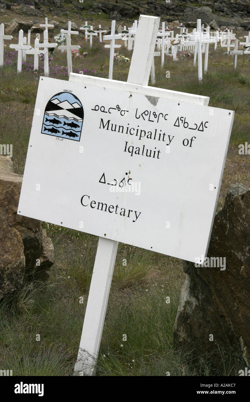 Inuit grave hi-res stock photography and images - Alamy