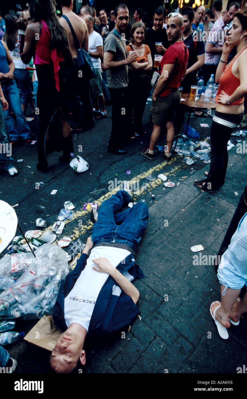 Man collapsed hi-res stock photography and images - Alamy