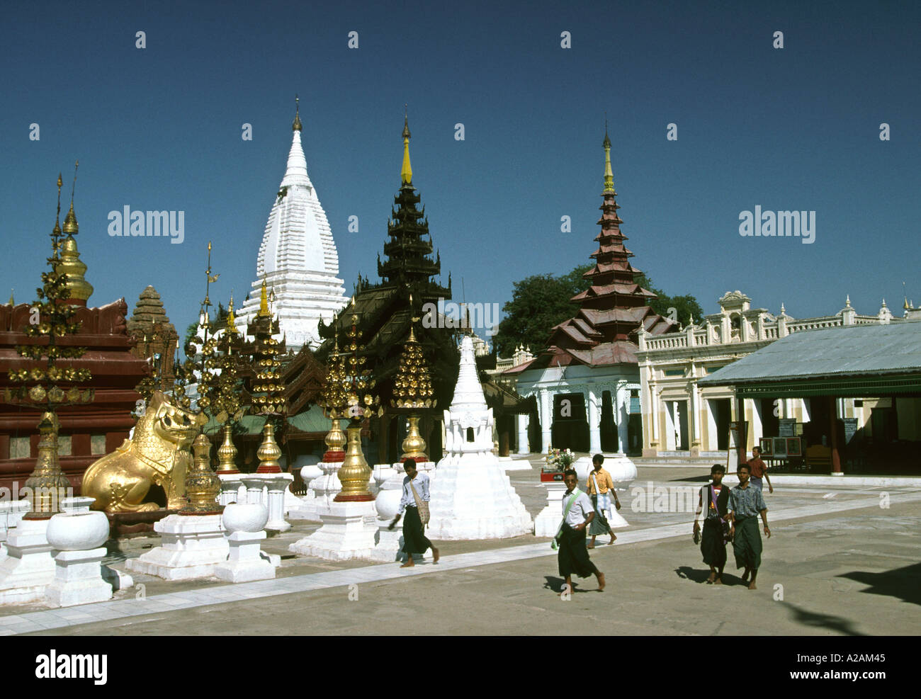 Myanmar Burma Pagan Bagan Shwezigon Pagoda courtyard Stock Photo - Alamy