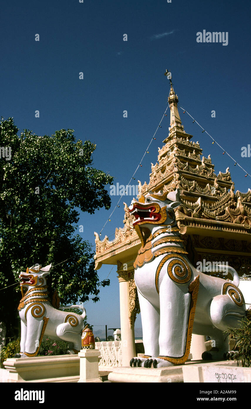 Myanmar Burma central Pagan Bagan lions guarding Bupaya Pagoda Stock ...