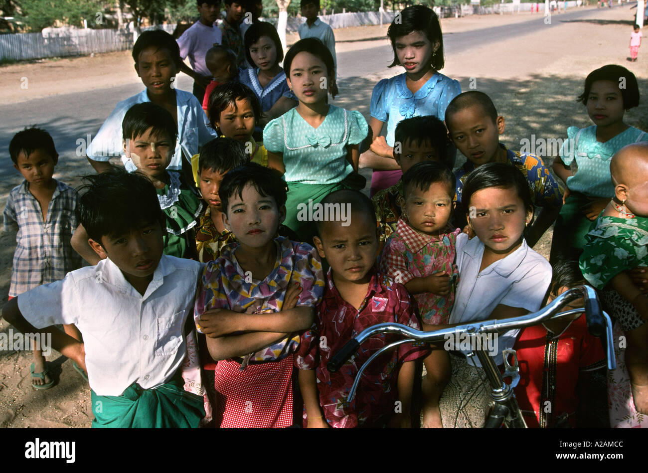 Myanmar Burma Pagan Bagan Ananda Temple Festival pilgrims children ...