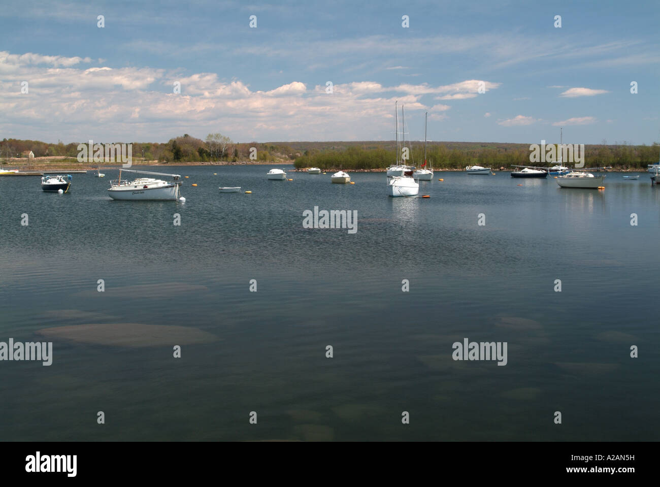 Harbor on waterside st hi-res stock photography and images - Alamy