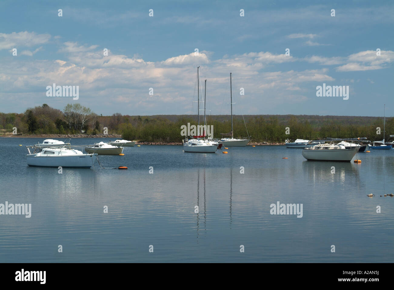 Harbor on waterside st hi-res stock photography and images - Alamy