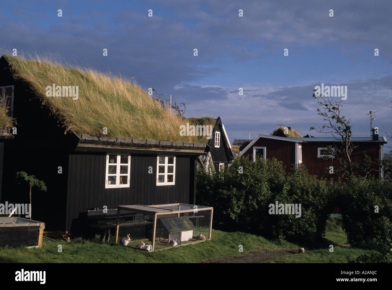Turf roofed cottage hi-res stock photography and images - Alamy