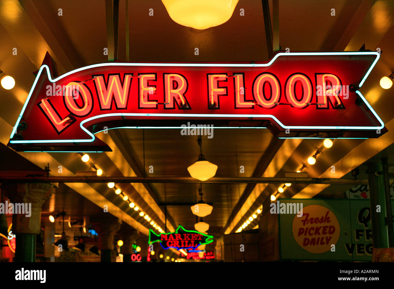 directional sign to lower mall oh hisroric market Stock Photo - Alamy