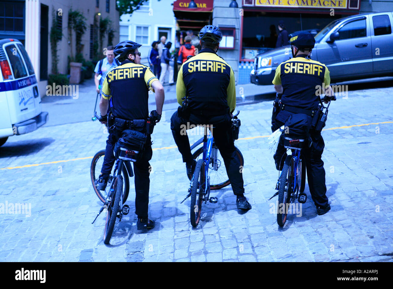 Washington seattle police with bicycles hi-res stock photography and ...