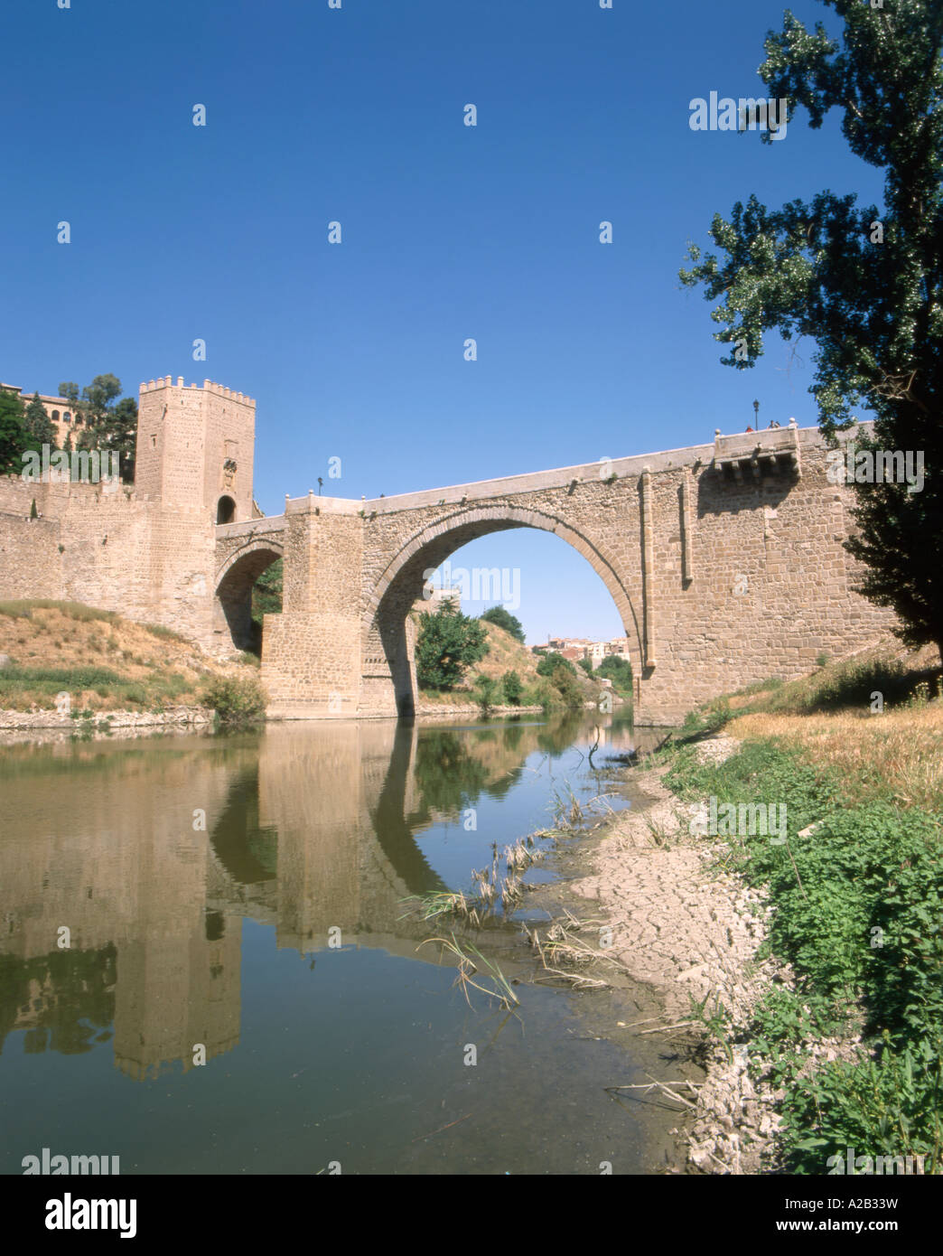 Puente de Alcantara (Alcantara bridge) and Puerte de Alcantara ...