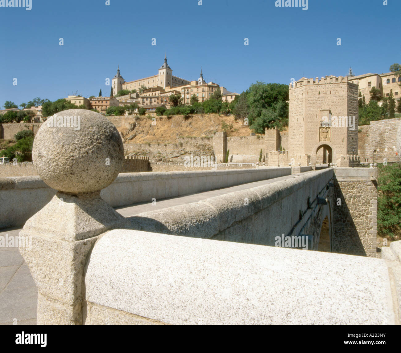 Puente de Alcantara (Alcantara bridge) and Puerte de Alcantara ...