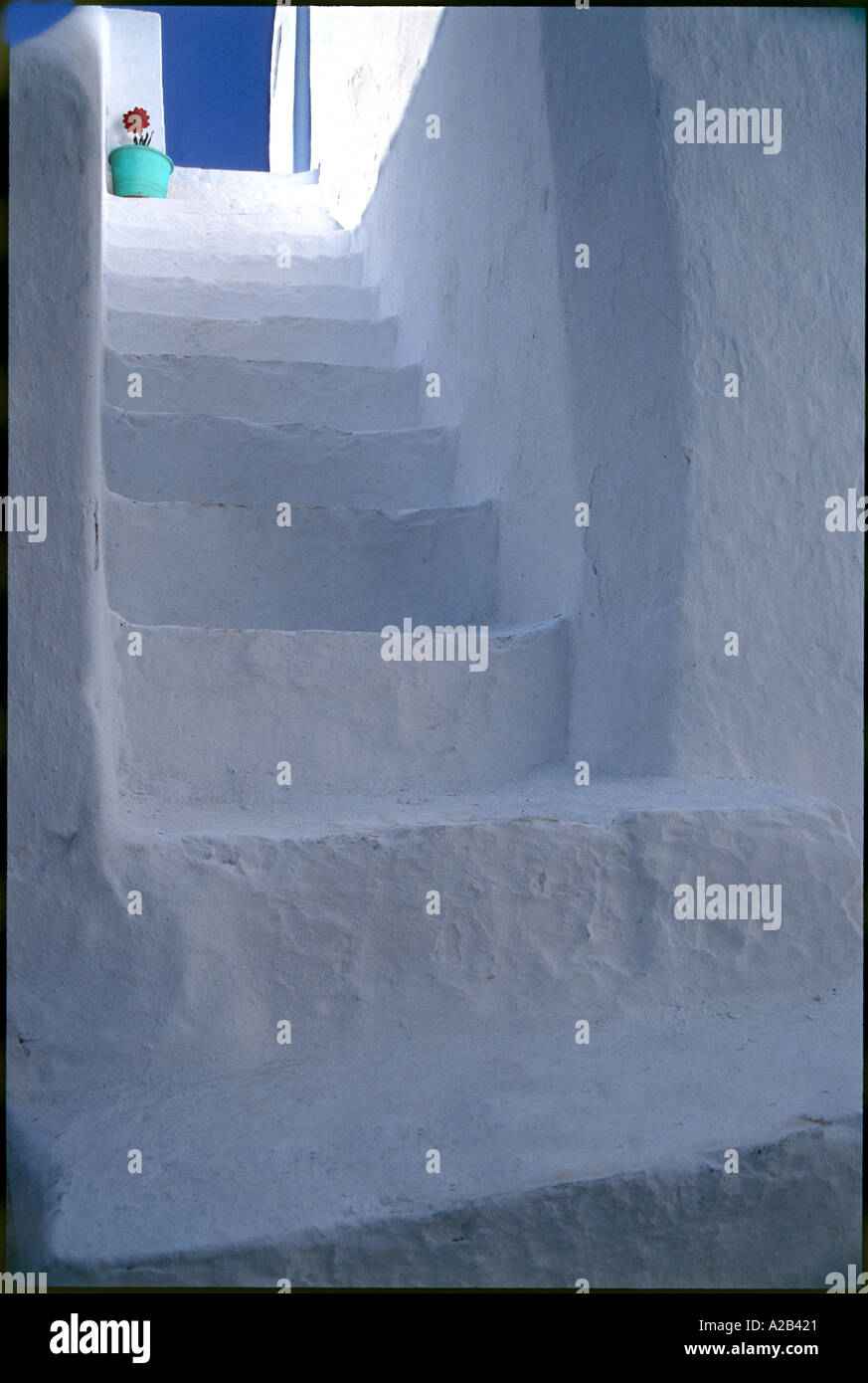 Exterior stairs staircase steps commercial hi-res stock photography and ...