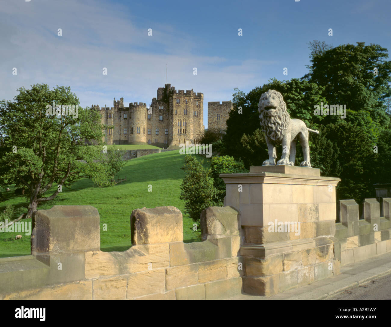 Alnwick castle from Lion Bridge ( with sculpture of the Percy Lion ...
