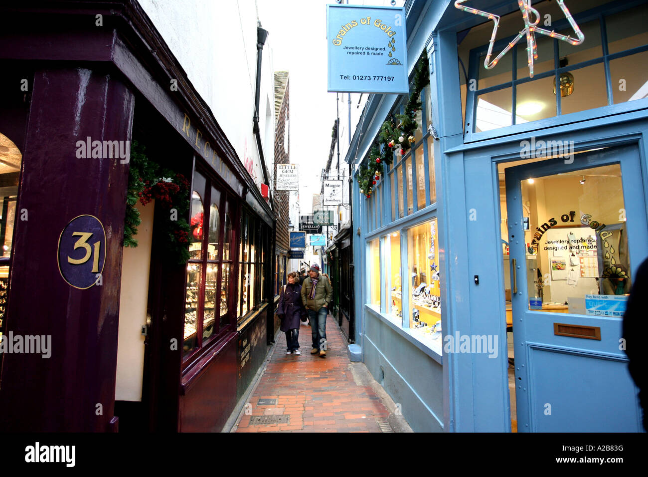 Brighton shoppers christmas hi-res stock photography and images - Alamy