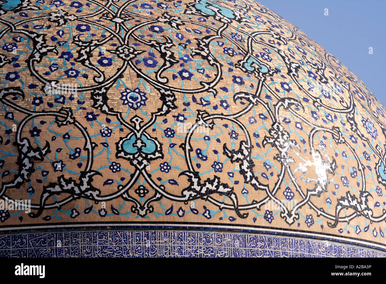 The dome of the Sheikh Lotf Allah Mosque in Isfahan, Iran Stock Photo ...