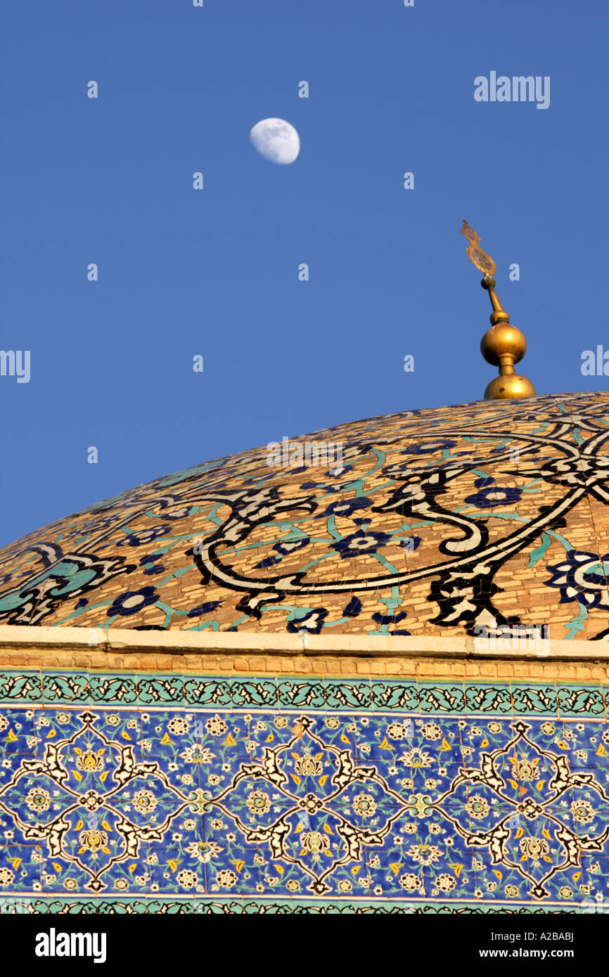 The moon over the dome of the Lotf Allah Mosque, Isfahan, Iran Stock ...