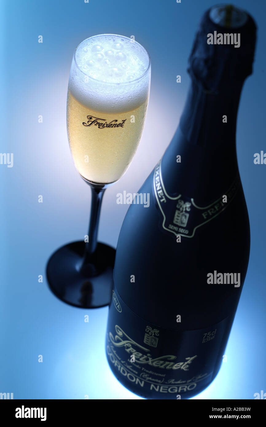 glass of sparkling wine Stock Photo - Alamy