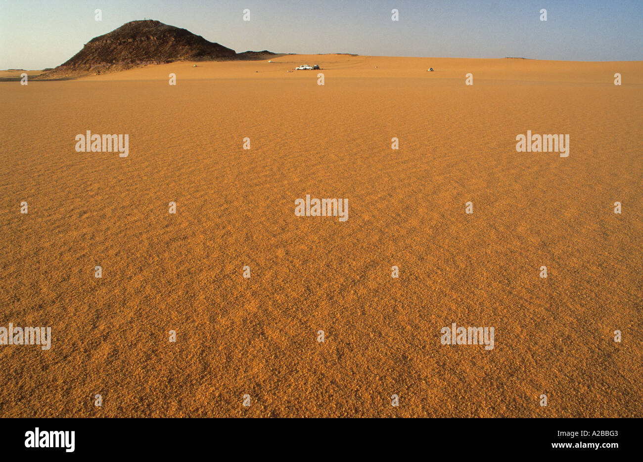 Rock formations at Erg Rebianah, Ramlat Rabyanah Stock Photo - Alamy