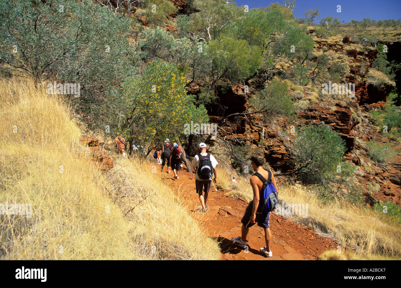 Hikers at Weano Gorge, Karijini National Park, Hamersley Range, Pilbara ...