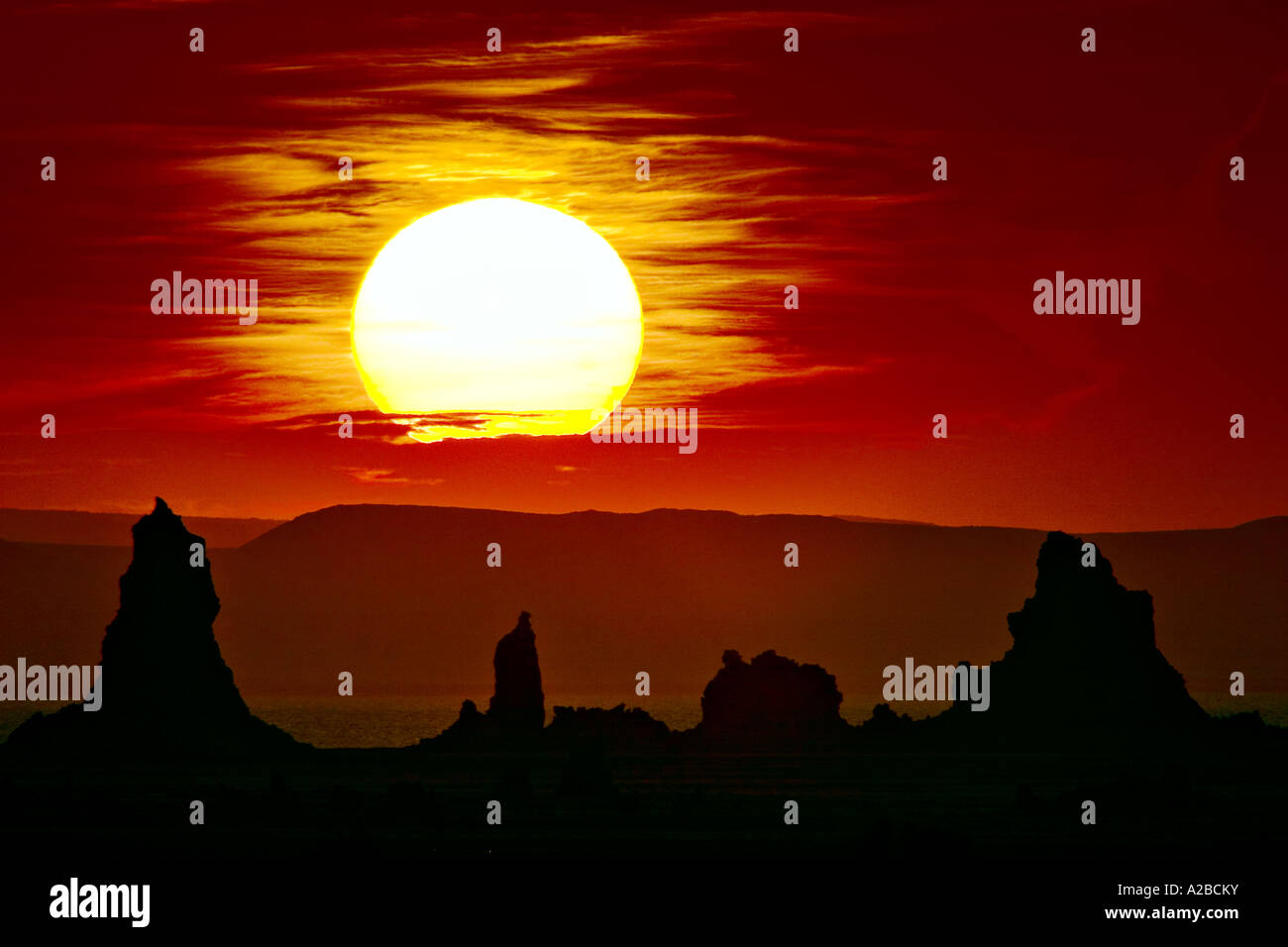 Lac abbe sunset hi-res stock photography and images - Alamy