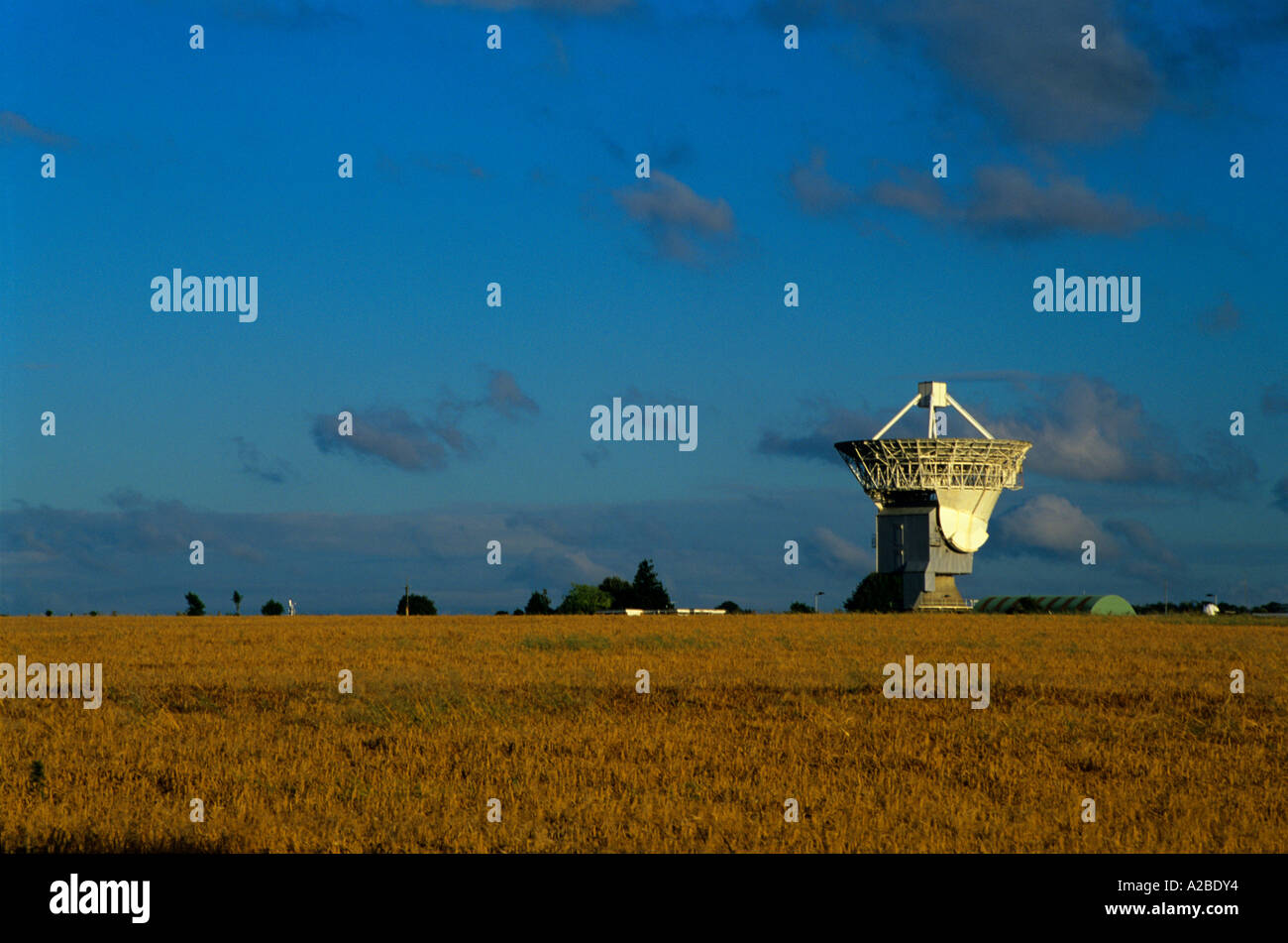Chilbolton telescope hampshire hi-res stock photography and images - Alamy