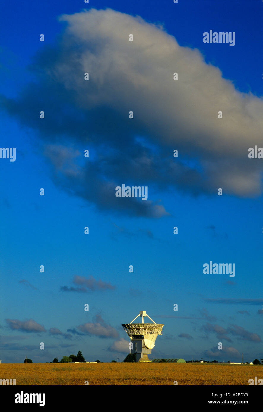 Chilbolton telescope hampshire hi-res stock photography and images - Alamy