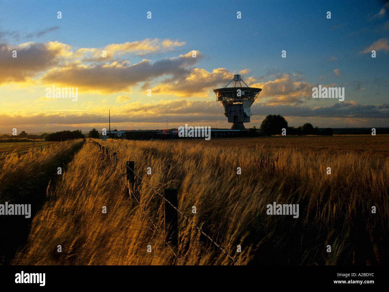 Chilbolton telescope hampshire hi-res stock photography and images - Alamy