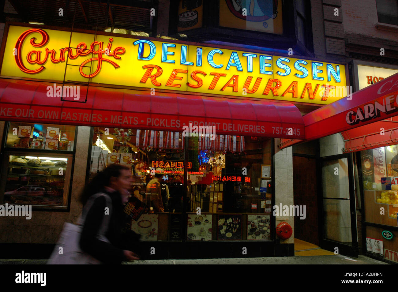 The world reknowned Carnegie Delicatessen in New York City Stock Photo ...
