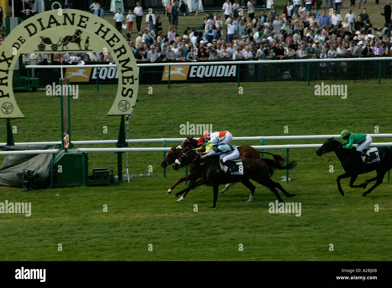 Chantilly racecourse hi-res stock photography and images - Alamy