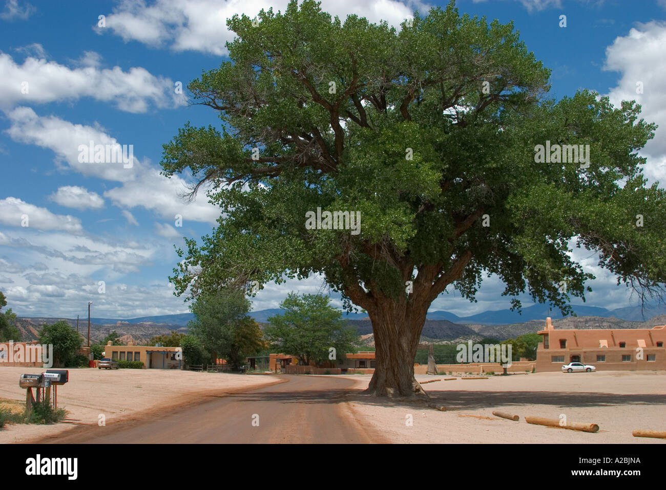 San idelfonso pueblo new mexico hi-res stock photography and images - Alamy