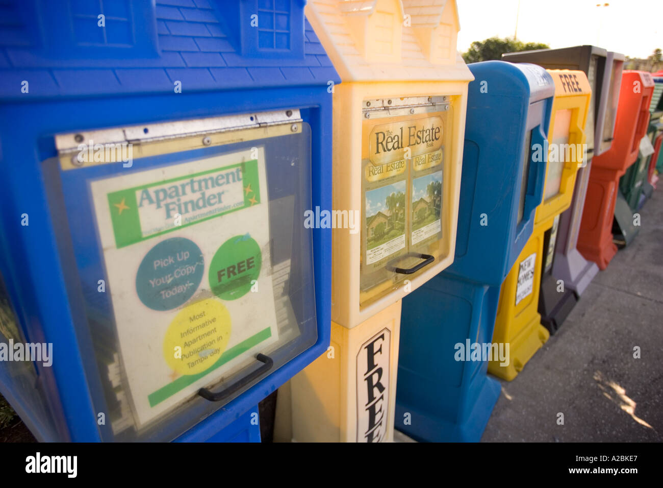 Boxes with newspapers hi-res stock photography and images - Alamy