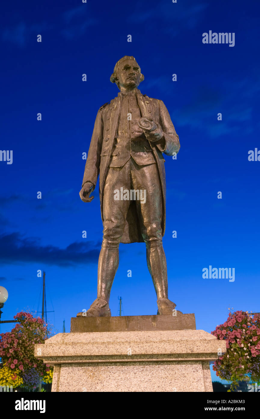 Captain cook statue victoria hi-res stock photography and images - Alamy