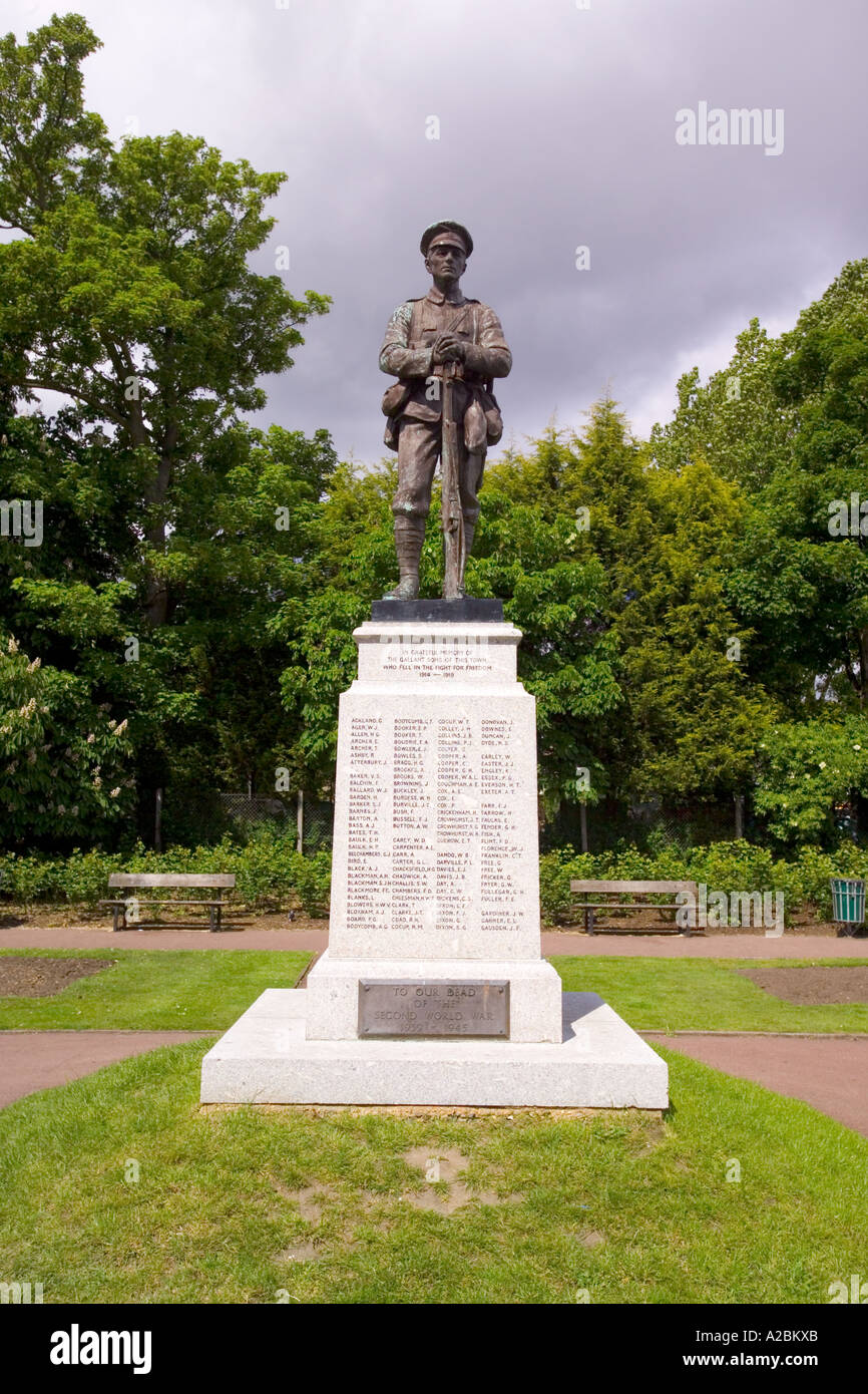 War memorial Central Park Dartford Stock Photo - Alamy