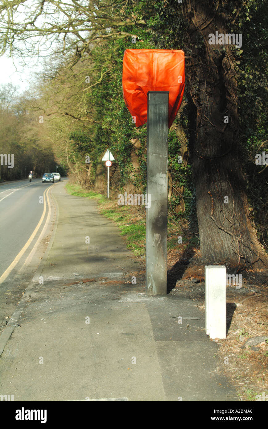 Broken speed limit sign High Resolution Stock Photography and Images ...