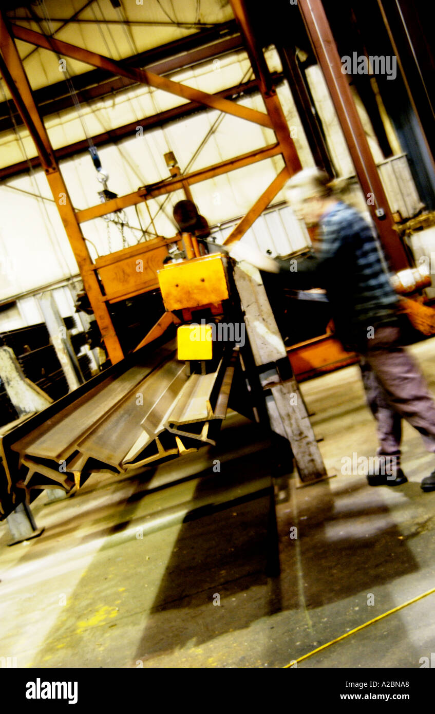Moving steel beams hi-res stock photography and images - Alamy