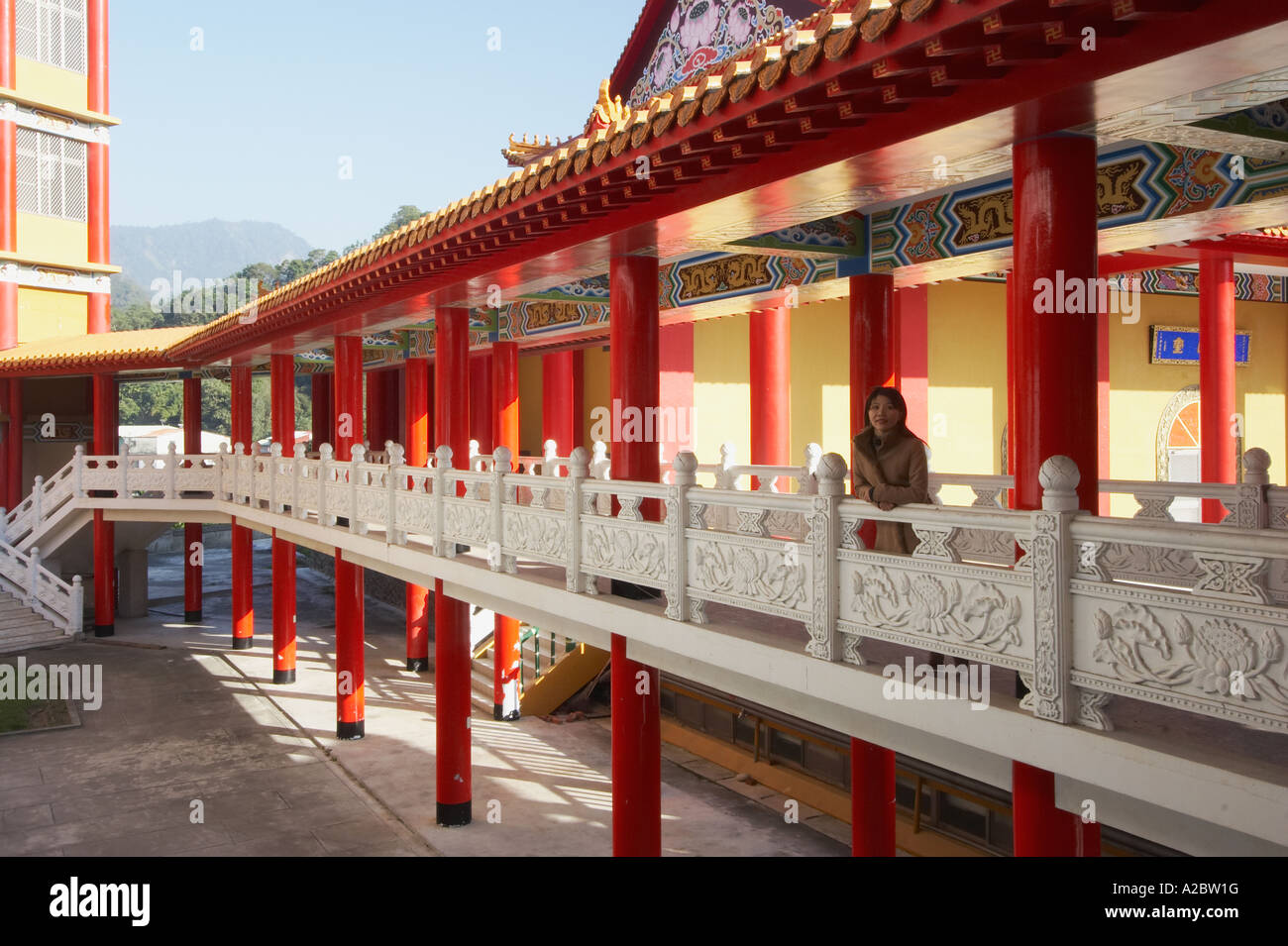 Chinese lady praying shrine hi-res stock photography and images - Alamy