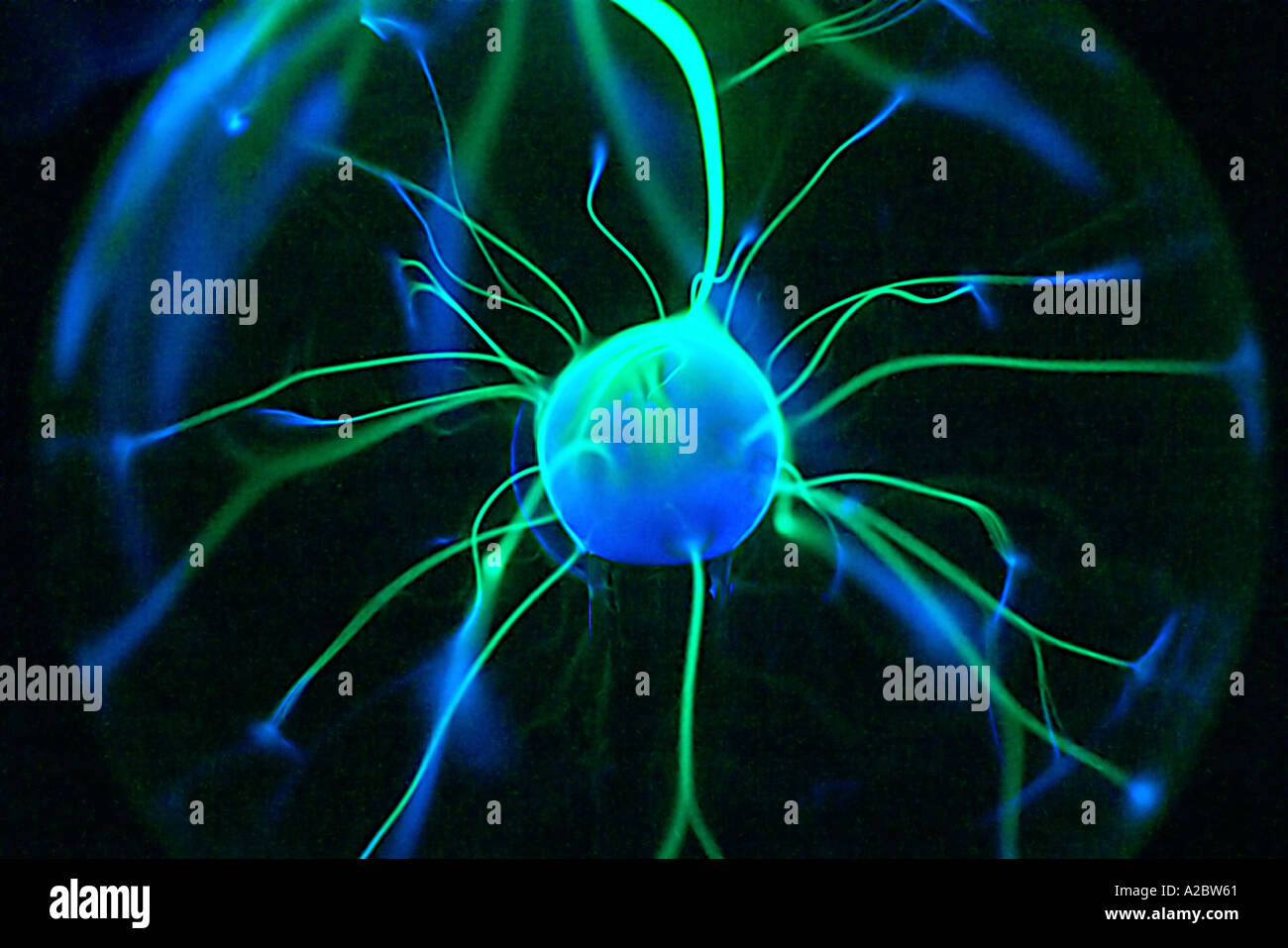 Electric field experiment hi-res stock photography and images - Alamy