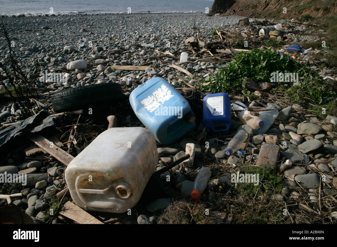 RUBBISH ON BEACH Cumbria Stock Photo - Alamy