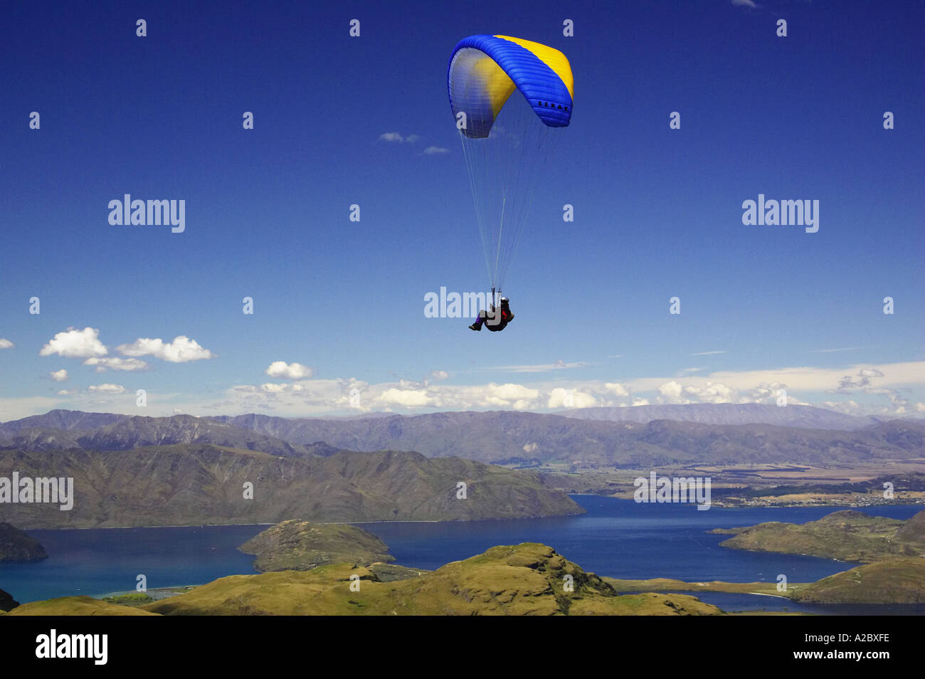 Paraglider Treble Cone Wanaka South Island New Zealand Stock Photo - Alamy