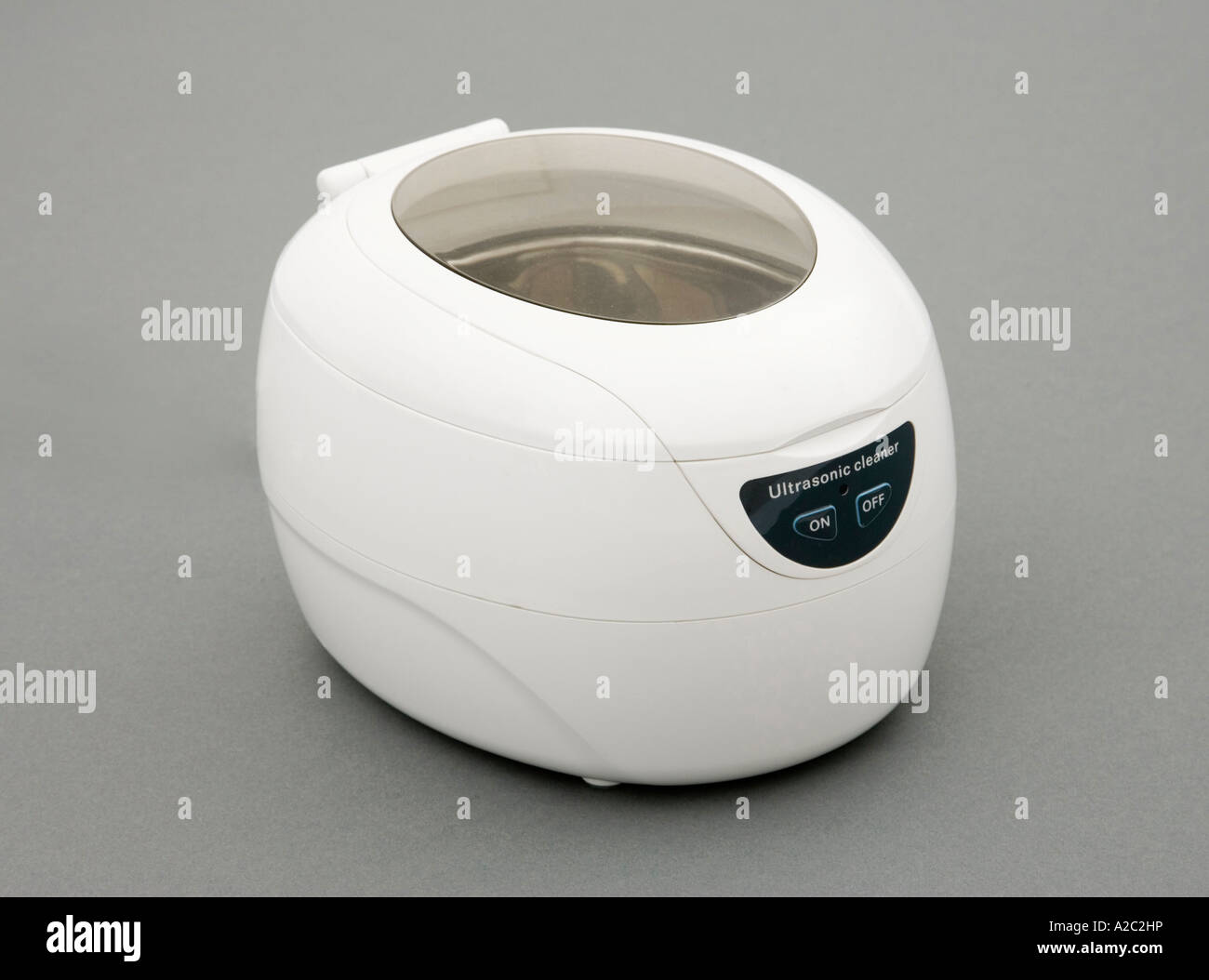 Ultrasonic cleaning hi-res stock photography and images - Alamy