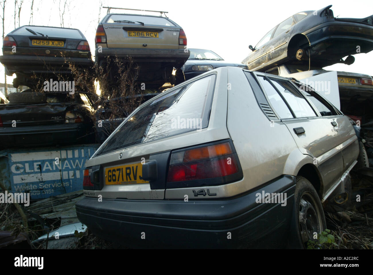 scrap cars in a south London scrap yard Stock Photo - Alamy