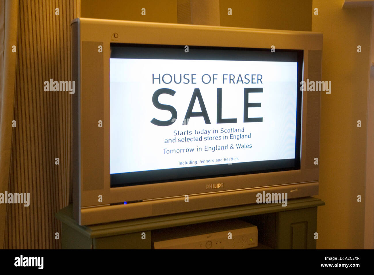 Tv advert hi-res stock photography and images - Alamy