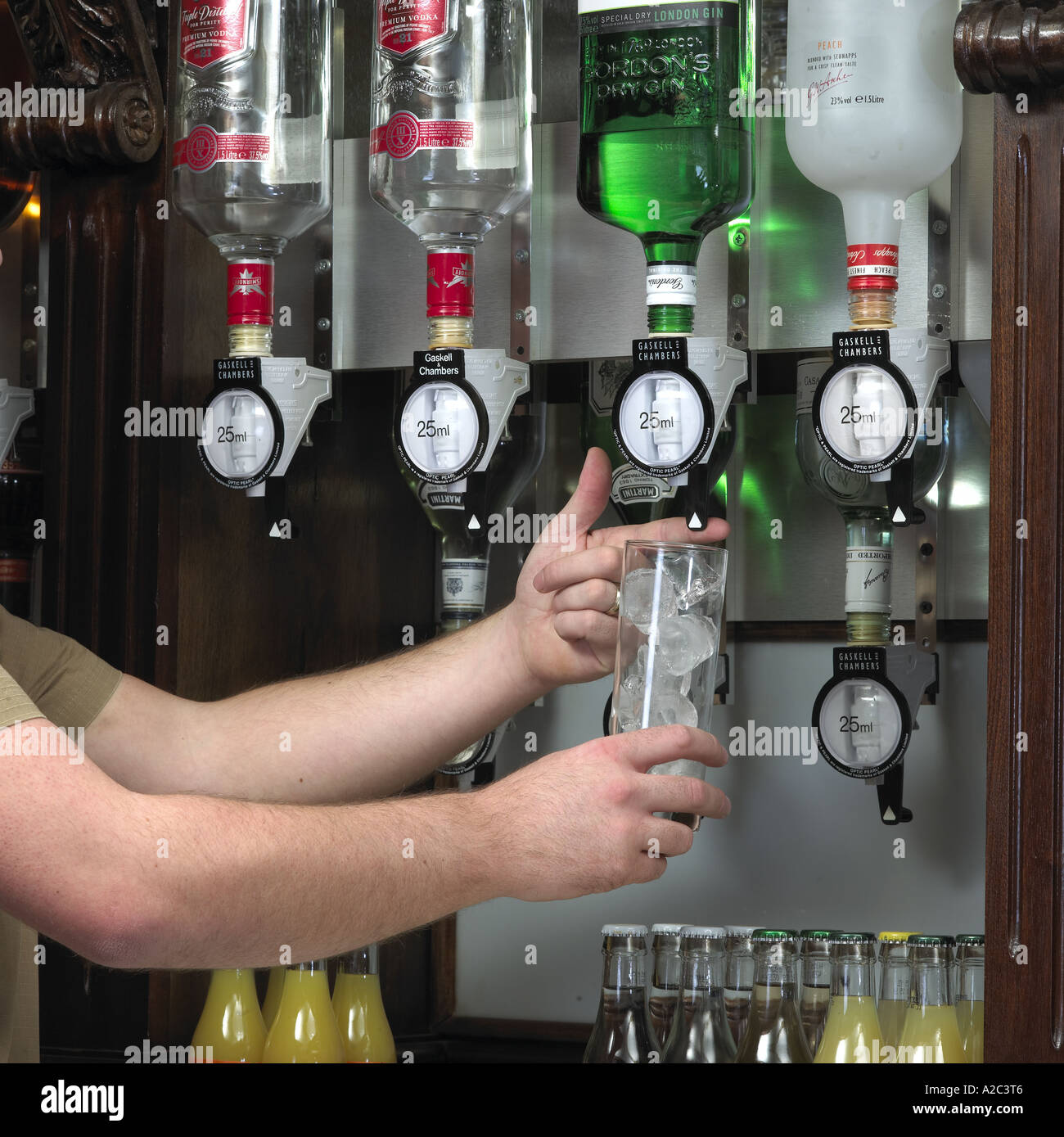 Bar person using optic Stock Photo - Alamy