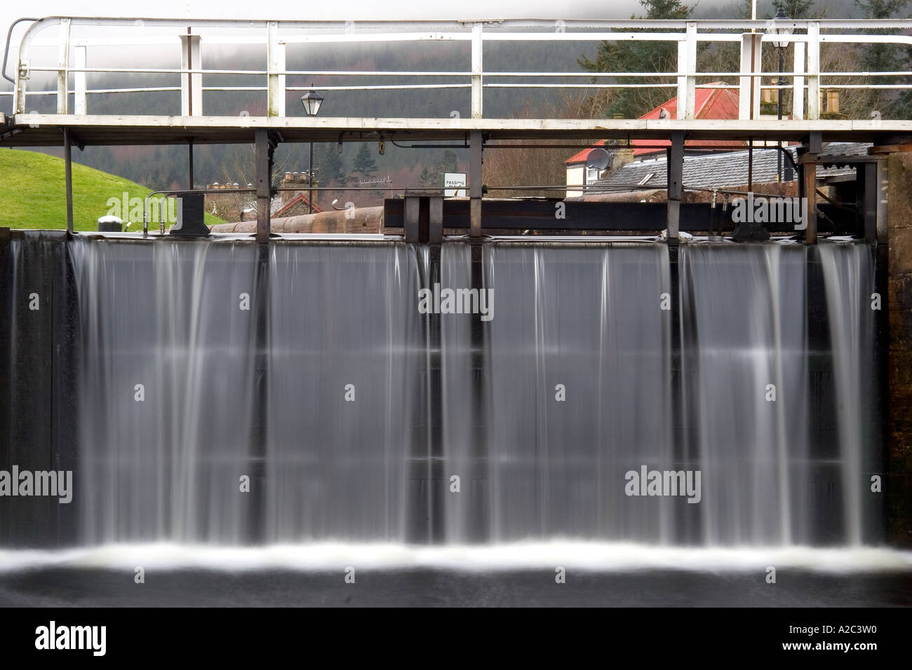 Overflow gate hi-res stock photography and images - Alamy