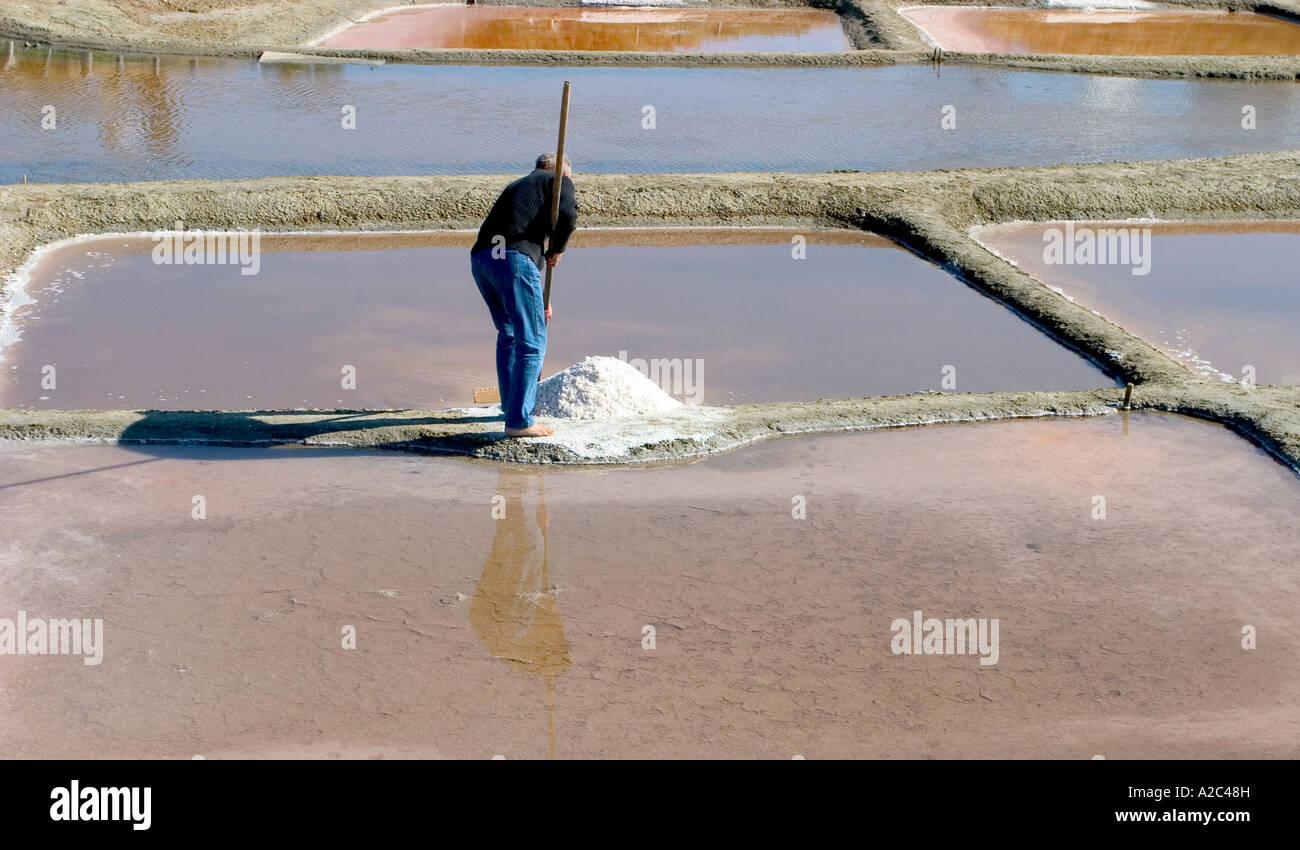 Seawater salt pans hi-res stock photography and images - Alamy