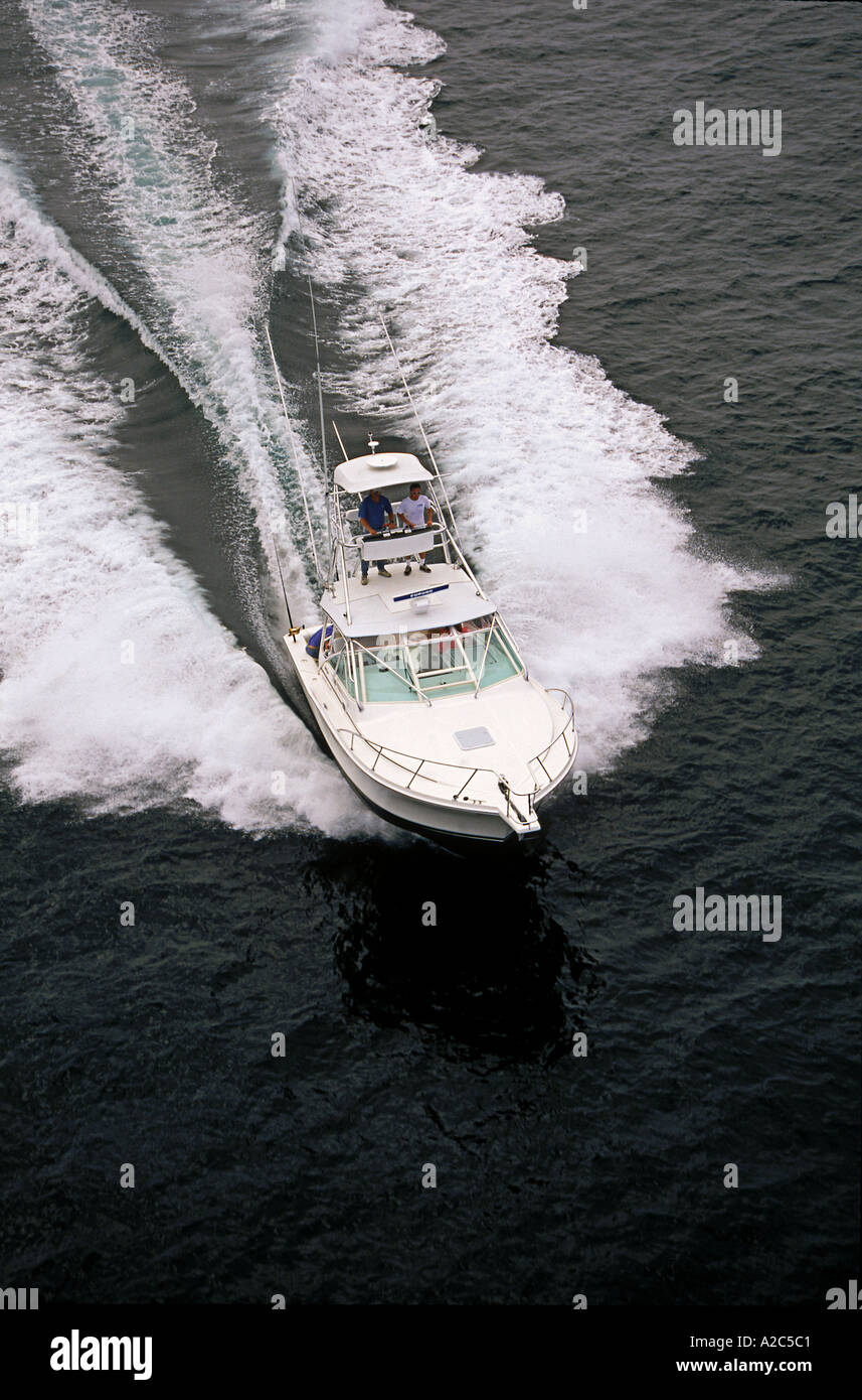 Boat wake overhead hi-res stock photography and images - Alamy