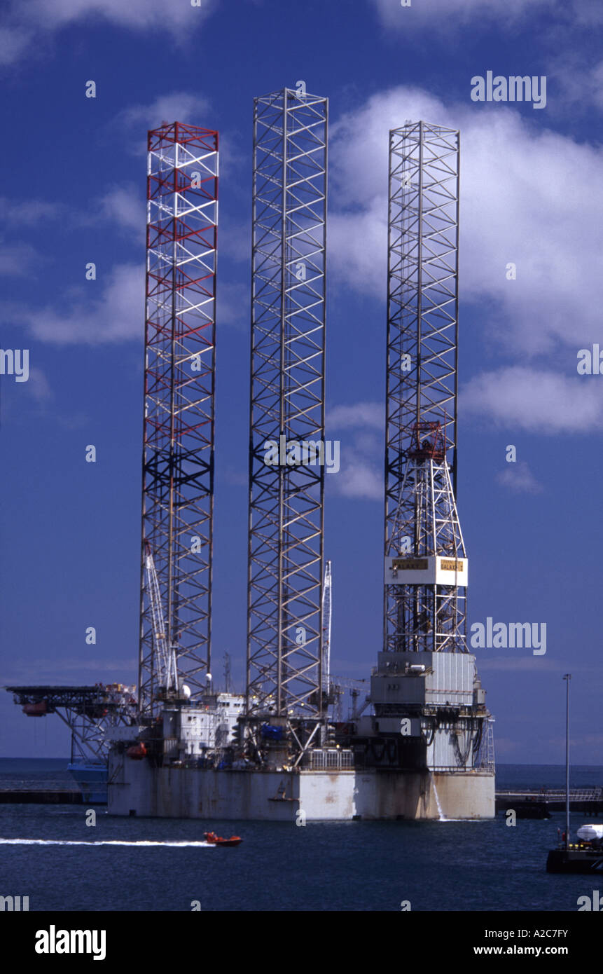 Jacking Platform at Peterhead Harbour Stock Photo - Alamy