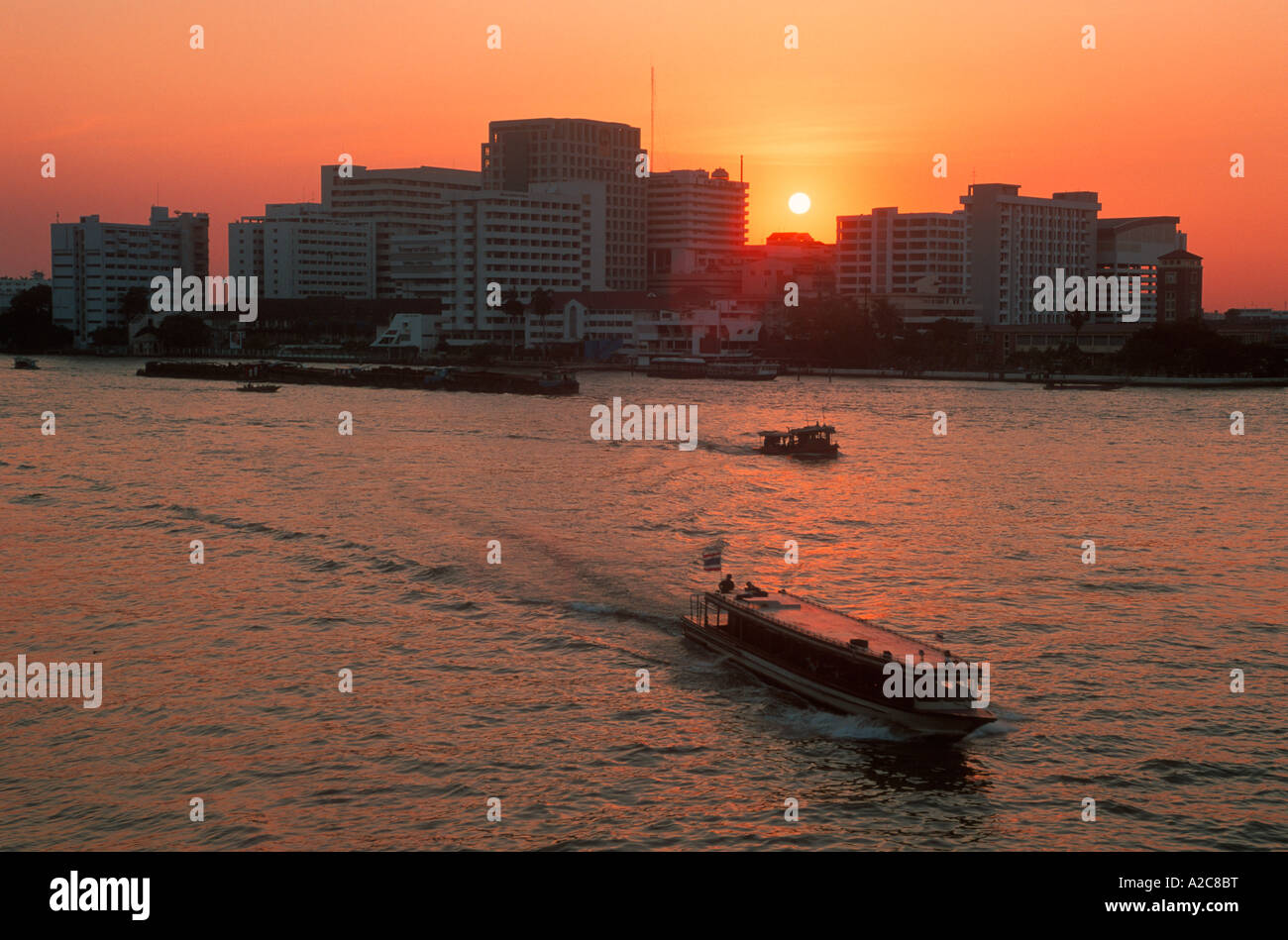 sunset above Chao Praya River in Bangkok in Thailand Stock Photo - Alamy