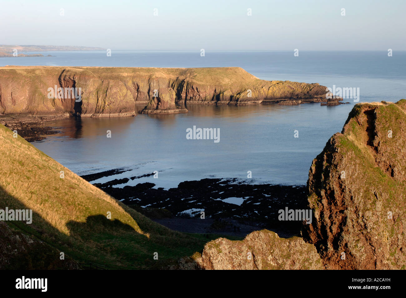 Castle Haven Bay Stonehaven Stock Photo - Alamy